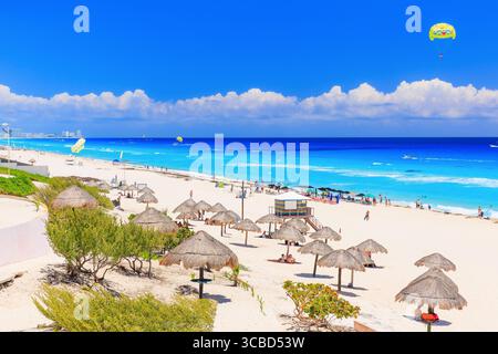 Mexico, Playa Delfines, Dolphin Beach n Riviera Maya in Cancun Stock ...