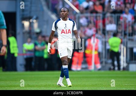 Mathys Tel of Tottenham Hotspur and Michael Kayode of Brentford during ...