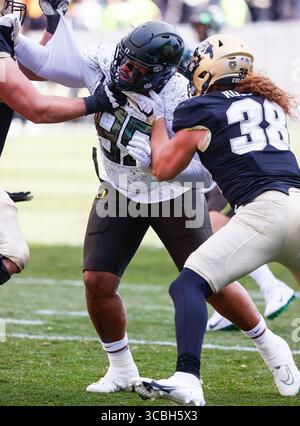November 05, 2022: Oregon defensive end Jake Shipley rushes the passer ...