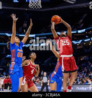 Florida forward Taliyah Wyche (00) warms up before an NCAA basketball ...