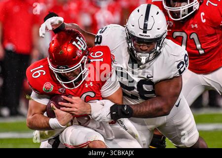 Penn State defensive tackle Zane Durant (28) tackles Villanova running ...