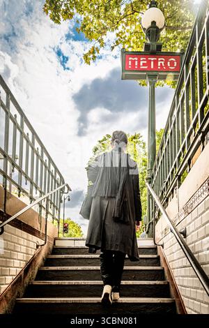 Paris metro (subway system ) exit sign. Paris France Stock Photo - Alamy