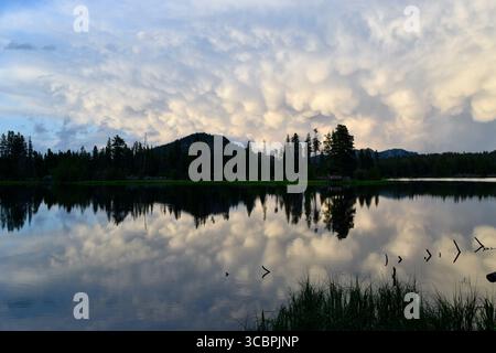 Sprague Lake sunset at Rocky Mountain National Park, Winter time Stock ...