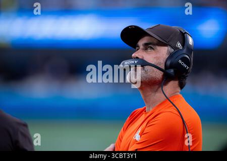 Cleveland Browns head coach Kevin Stefanski stands on the sideline ...