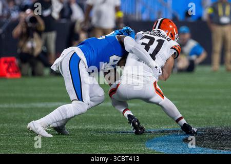 Carolina Panthers linebacker Krys Barnes (40) drops back on special ...