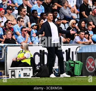 Sergej Jakirovic manager of Hull City looks on during the Sky Bet ...