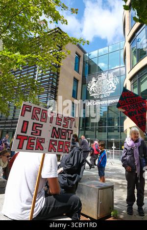 Edinburgh, Scotland, UK. 9th Aug, 2018. Photocall A flashmob fake ...