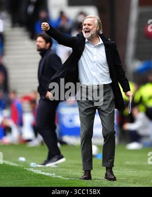 Dundee manager Steven Pressley on the touchline during the William Hill ...