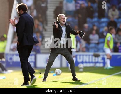Dundee manager Steven Pressley on the touchline during the William Hill ...