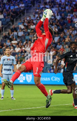 San Diego FC goalkeeper CJ dos Santos (1) is taken of the field by ...