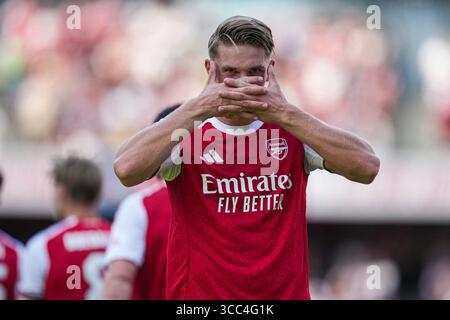 Viktor Gyokeres of Arsenal celebrates his goal to make it 3-0 during ...