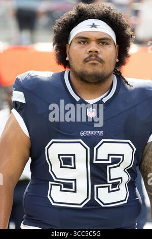 Dallas Cowboys defensive tackle Jay Toia (93) warms up before an NFL ...
