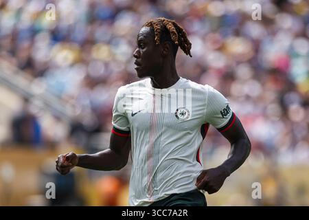 Chelsea players Enzo Fernandez of Chelsea, Trevoh Chalobah of Chelsea ...