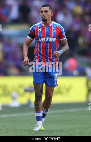 Daniel Munoz of Crystal Palace during the Premier League match Crystal ...