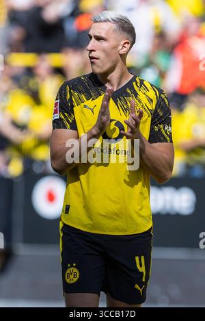 Nico SCHLOTTERBECK (Borussia Dortmund, 4) vor der Partie Borussia ...