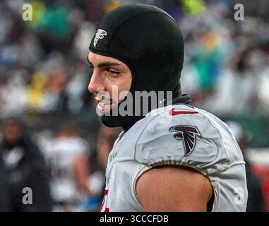 Atlanta Falcons wide receiver Drake London (5) lines up during the ...