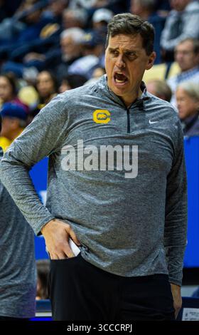 California coach Mark Fox yells to players during the first half of the ...