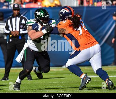 New York Jets center Connor McGovern (60) lines up across from the ...
