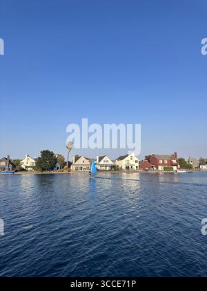 Shallow lake in a residential community at Utah valley Stock Photo - Alamy
