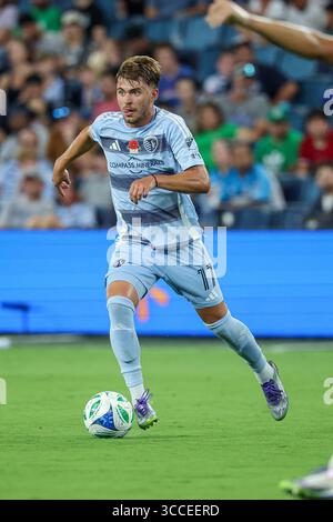 August 17, 2025: Kansas City Royals catcher Luke Maile (17) bats ...