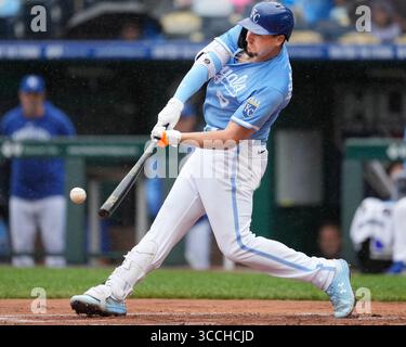Kansas City Royals' Vinnie Pasquantino (9) runs the bases after hitting ...