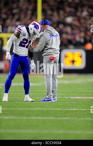 Buffalo Bills safety Jordan Poyer (21) in action against the Miami ...