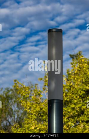 bright x-shaped LED light in the dark Stock Photo - Alamy