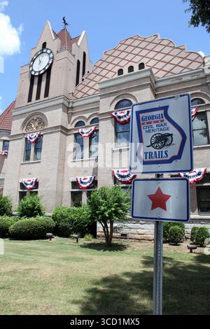 A view of the Wilkes County Courthouse in downtown Washington, Georgia ...