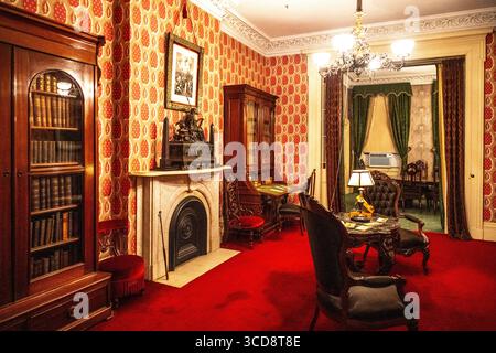 Dining Room in Teddy Roosevelt's birthplace in New York Stock Photo - Alamy
