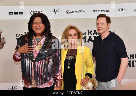 Alan Tafoya, Hella Brice und Michael Bully Herbig bei der Weltpremiere ...