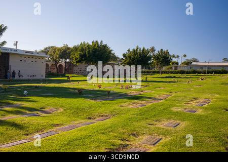 Diamond Head Memorial Park cemetery, Kaimuki, Honolulu, Oahu, Hawaii ...