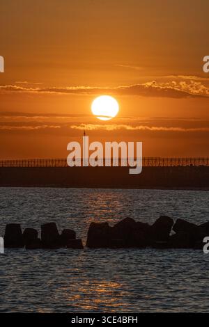 A dramatic sky over the sea close to Brighton Stock Photo - Alamy