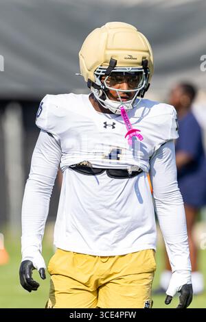 Notre Dame linebacker Jaiden Ausberry (4) celebrates after recovering a ...