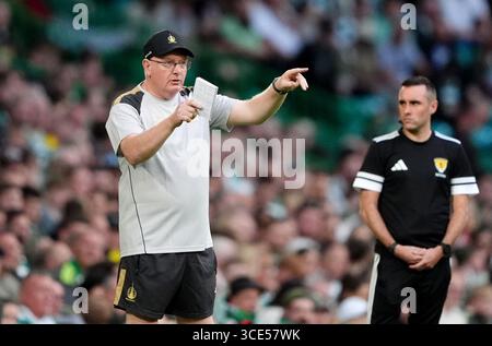 Falkirk manager John McGlynn during the William Hill Premiership match ...