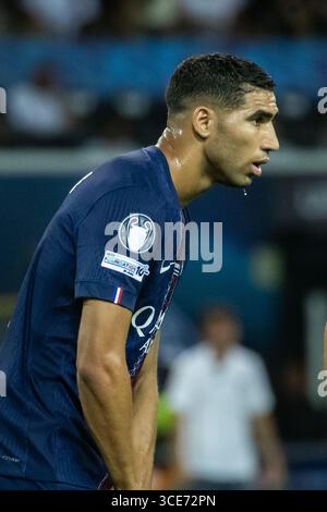 Achraf Hakimi of Paris Saint-Germain FC in action during the UEFA ...