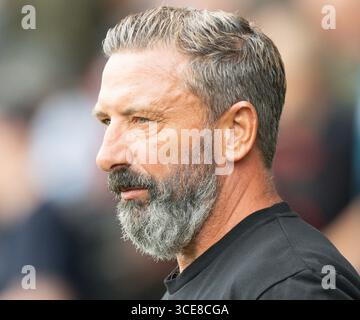 Heart of Midlothian manager Derek McInnes during the William Hill ...