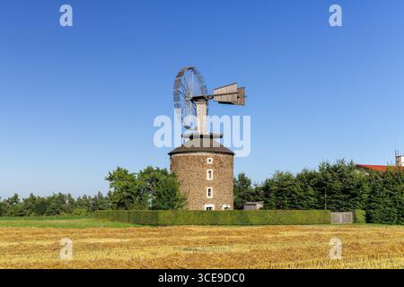 Dutch type windmill With a unique Halladay turbine in Ruprechtov ...