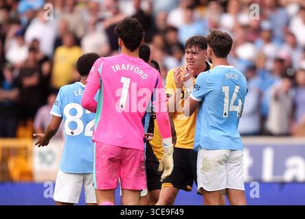 Tempers fray between Manchester City's Ruben Dias and Chelsea's Liam ...