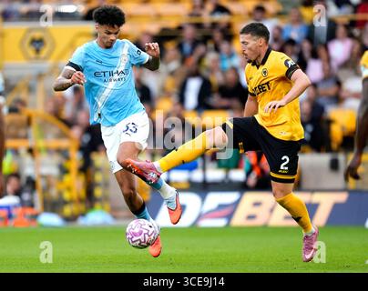 Nico O'Reilly of Manchester City with the ball during the Premier ...