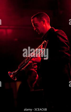 Trompeter Till Brönner GER bei einem Auftritt im Uniklinikum Dresden am ...