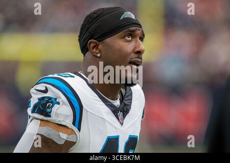 Carolina Panthers linebacker Krys Barnes (40) defends in coverage ...