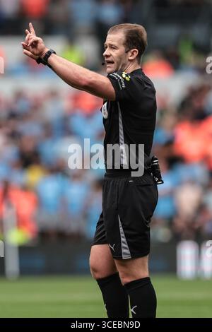 Referee Anthony Backhouse during the Coventry City v Ipswich Town Sky ...