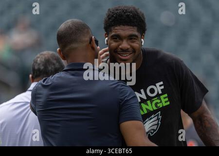 Philadelphia Eagles linebacker Jihaad Campbell (30) gets in position ...
