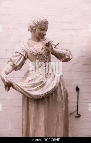 Greenhouse statues in the grounds of Eythrope Gardens in ...