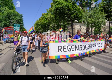 Wien, Regenbogenparade 2025 // Vienna, Regenbogenparade (Pride Parade ...