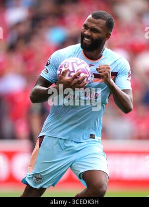 Igor Thiago of Brentford celebrates his goal to make it 0-1 during the ...