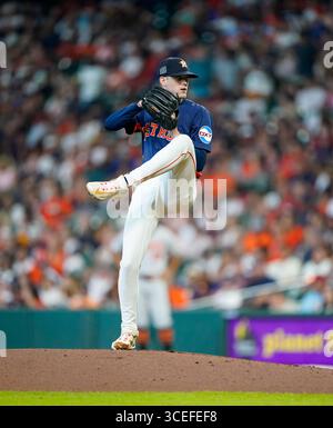 Baltimore Orioles pitcher Shawn Dubin throws to a San Francisco Giants ...