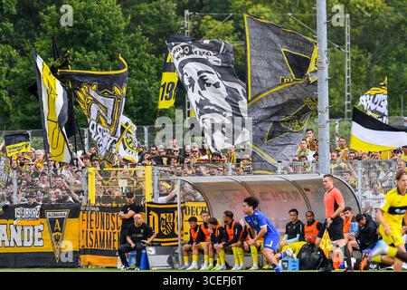 Fankurve von Alemannia Aachen, Fans, Publikum, Zuschauer, Stimmung ...