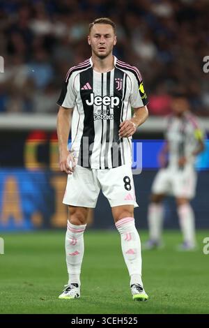Teun Koopmeiners of Juventus FC looks on during the serie Serie A ...