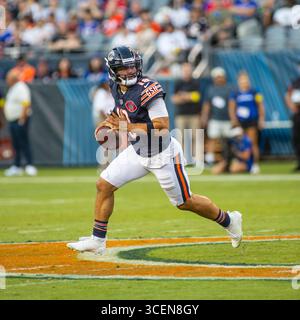 Chicago Bears quarterback Caleb Williams (18) throws the ball before an ...